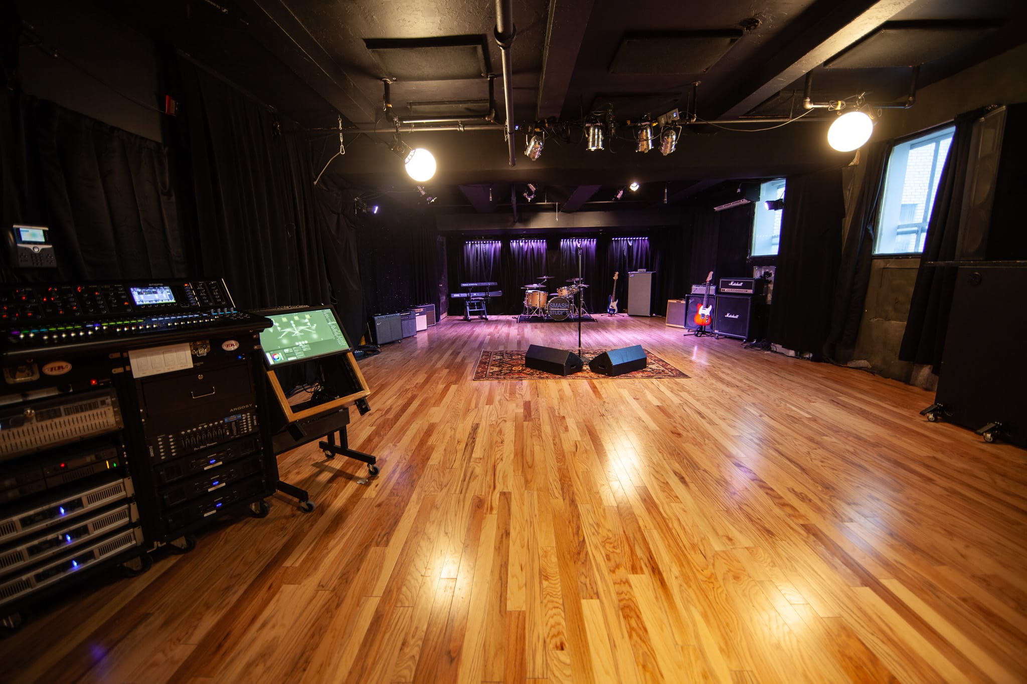 Stage Studio 1 - SMASH STUDIOS