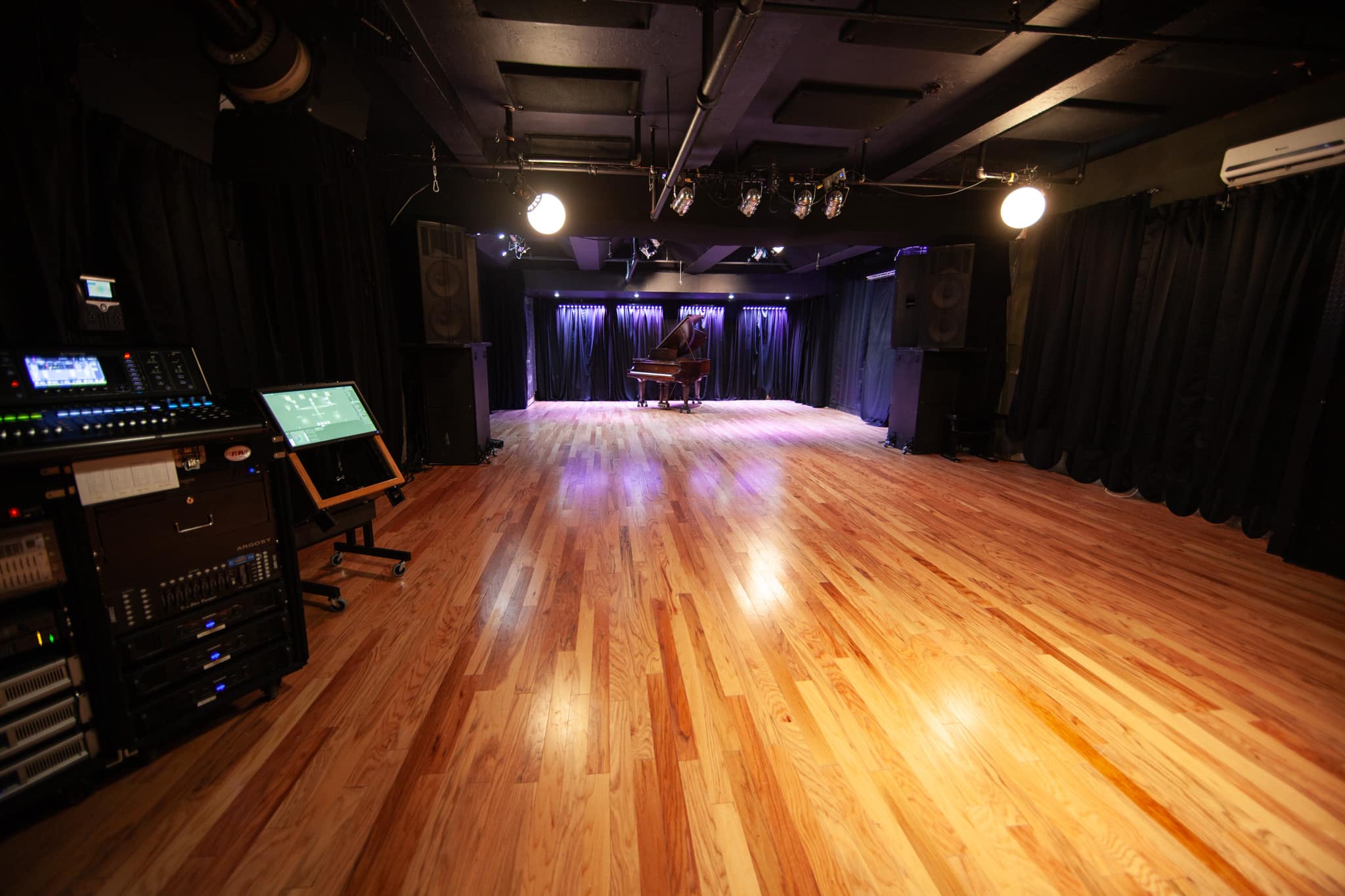 Stage Studio 1 - SMASH STUDIOS