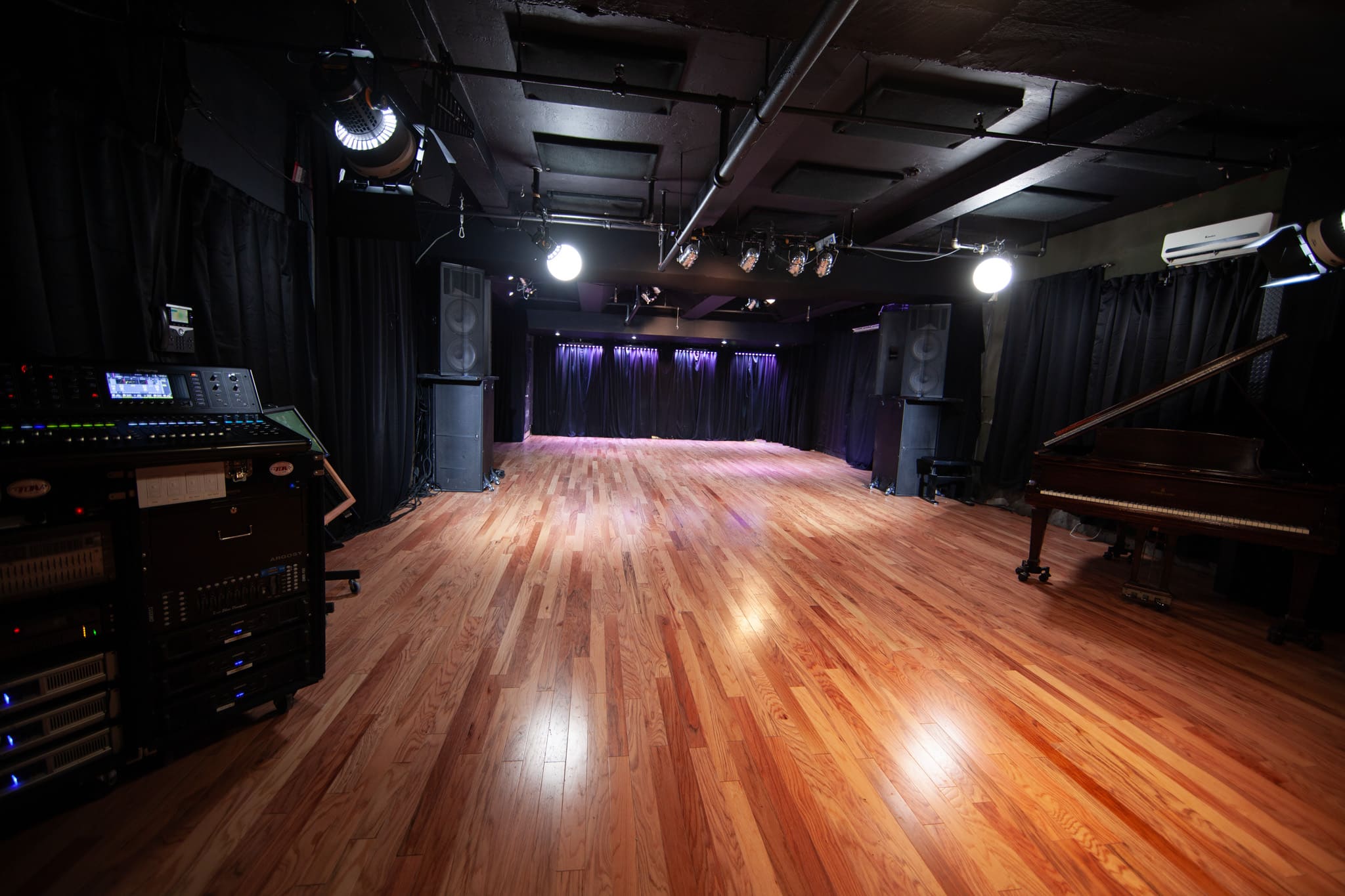 Stage Studio 1 - SMASH STUDIOS